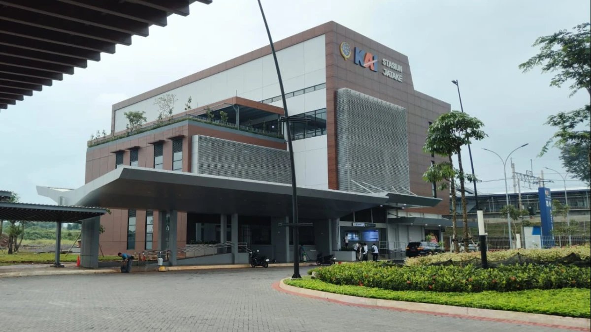Kapasitas 20.000 Penumpang, Stasiun KRL Jatake Resmi Beroperasi Hari ...